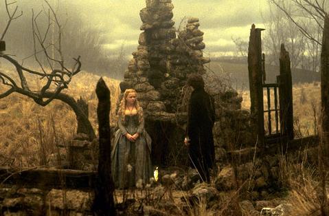 Junta Juleil's Culture Shock: Film Review: SLEEPY HOLLOW (1999, Tim Burton)
