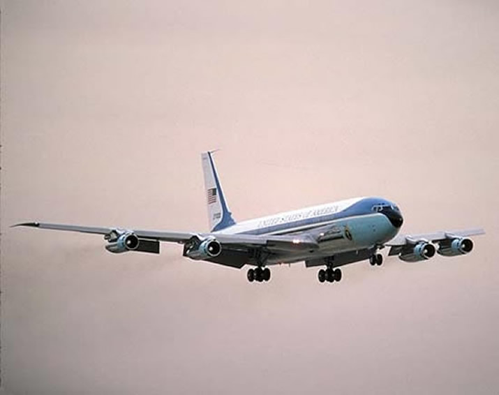 Aircraft Specification Data History: Boeing 707 Specification Data and ...