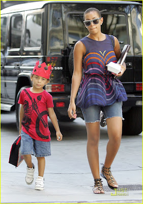 scrapbook.: Solange Knowles + son Daniel aka Juelz.