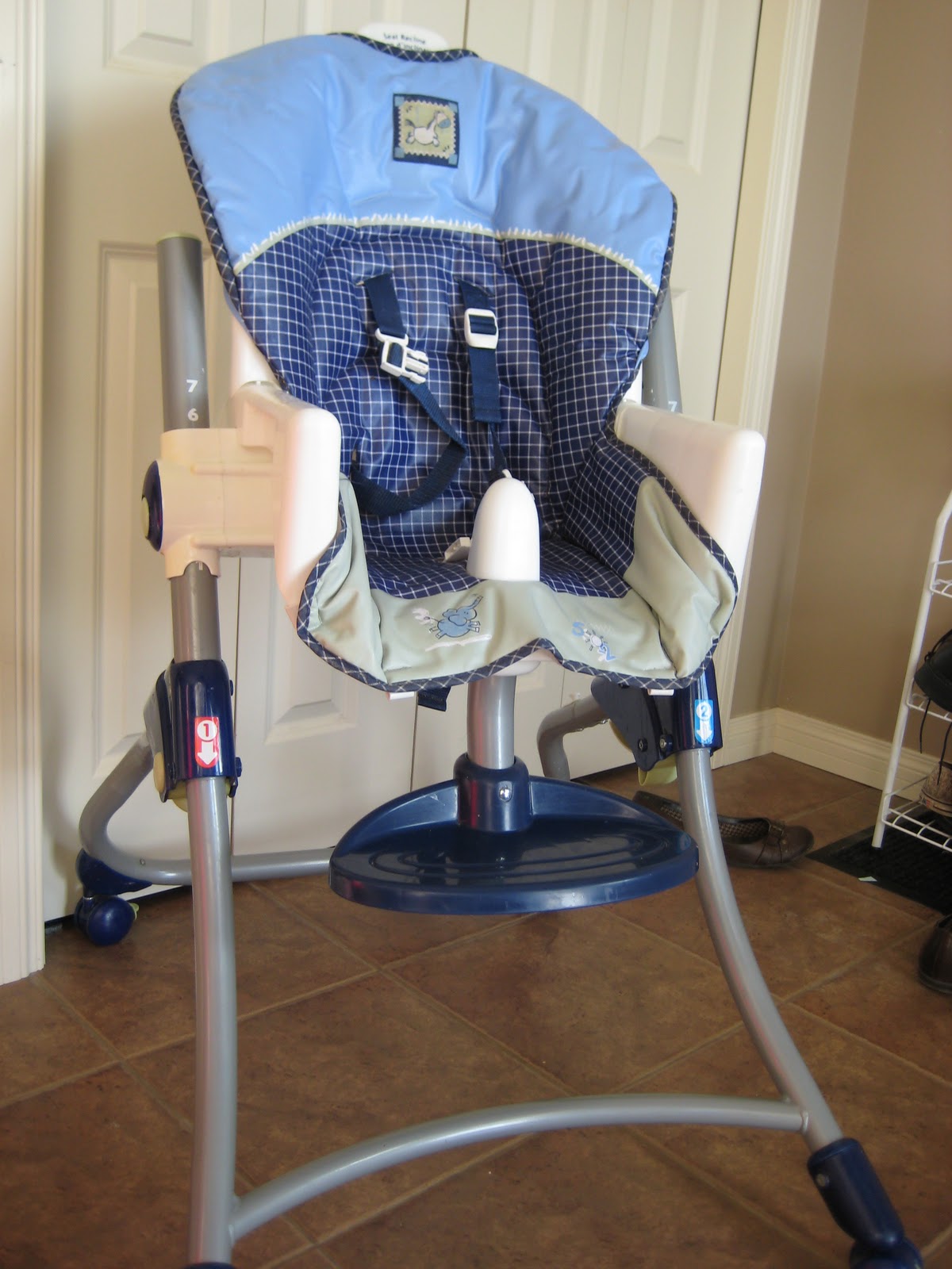 Laura Thoughts: High Chair Re-Cover