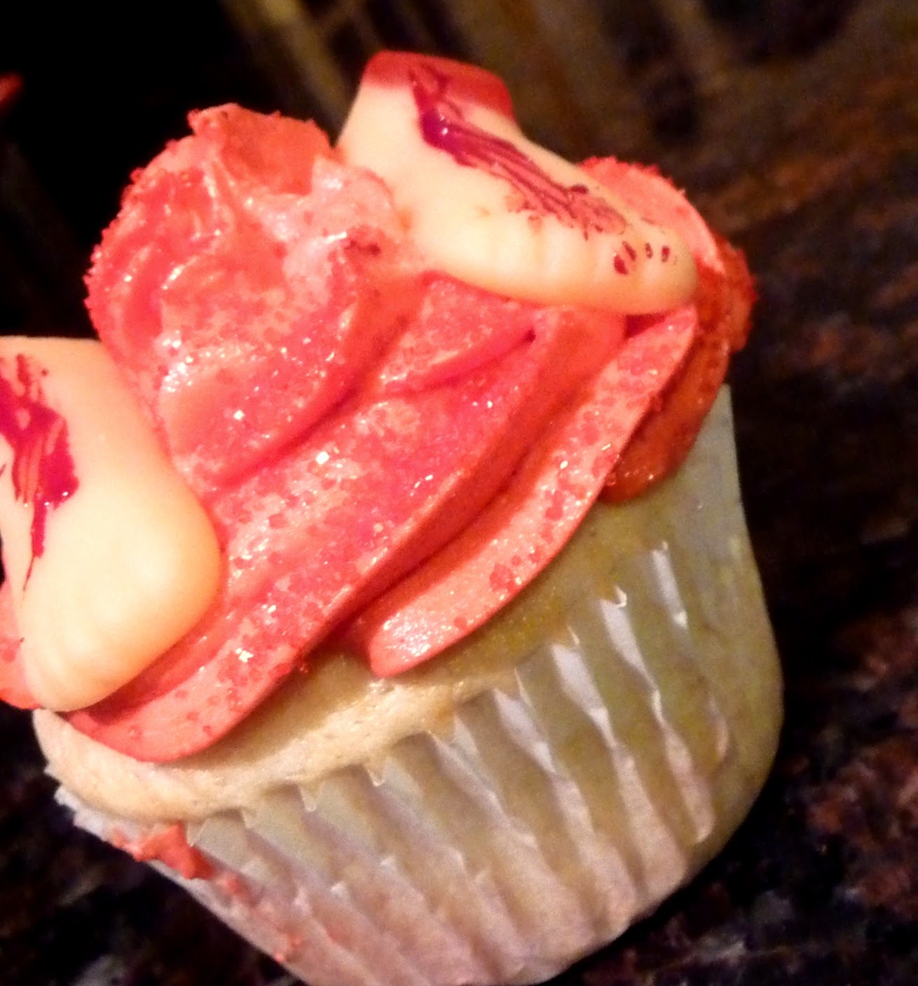 Everybody Loves Raymond...and Kat: severed body parts...mmm!