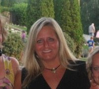 Improvisers of Illinois: About Tracey Lester