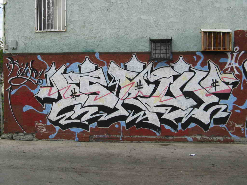White Graffiti Alphabet ~ MODERN GRAFFITI
