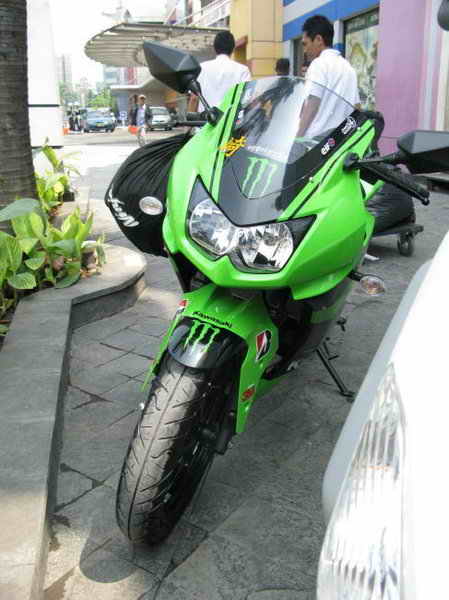 Otomotive Modification: Kawasaki Ninja 250 MotoGP Cutting Sticker ...