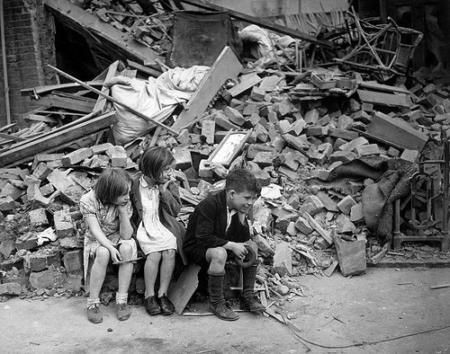 Mnemosyne's Magic Mirror: The London Blitz - Newly Discovered Color ...