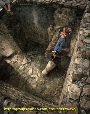 Leon Botha a Human Alien:LetzWave.BlogSpot.com