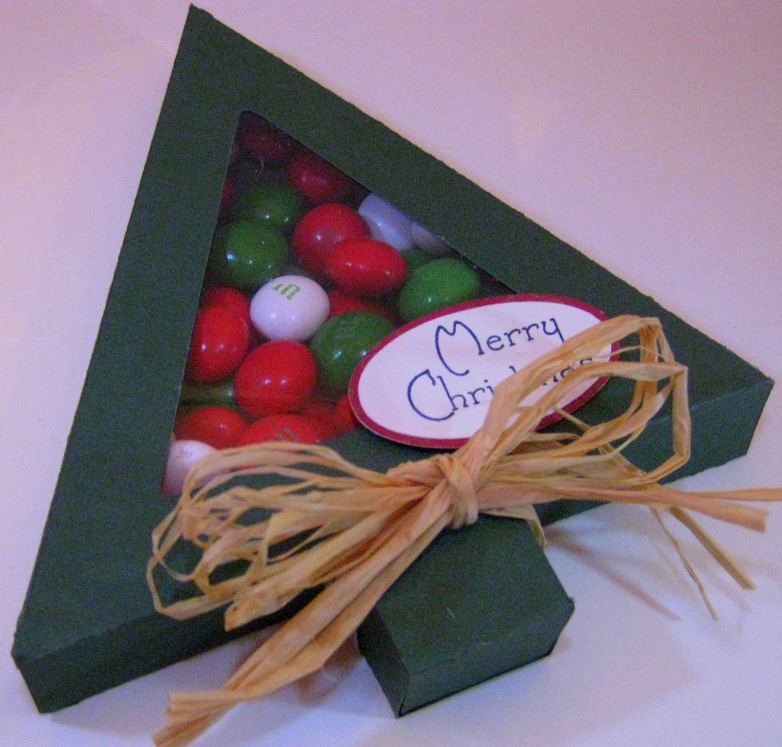 Cricut My Way: M & M Tree Gift Box
