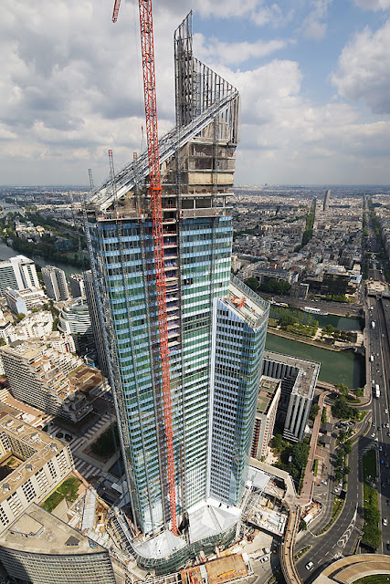 Tour First - La Défense ~ Iconoplastic