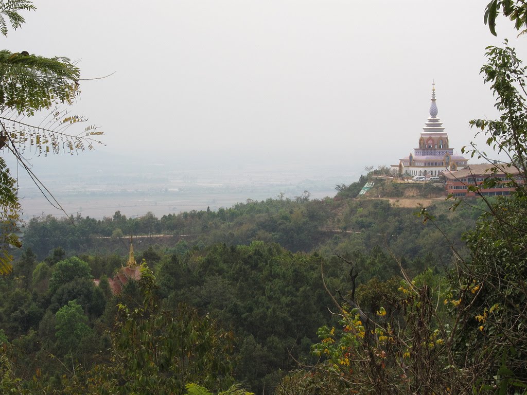 Travel to Lanna ล้านนา: Thaton ท่าตอน, the mountains, the Mae Kok River ...
