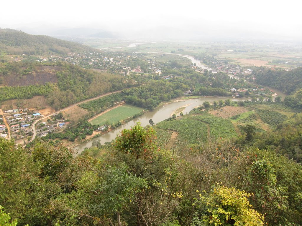 Travel to Lanna ล้านนา: Thaton ท่าตอน, the mountains, the Mae Kok River ...