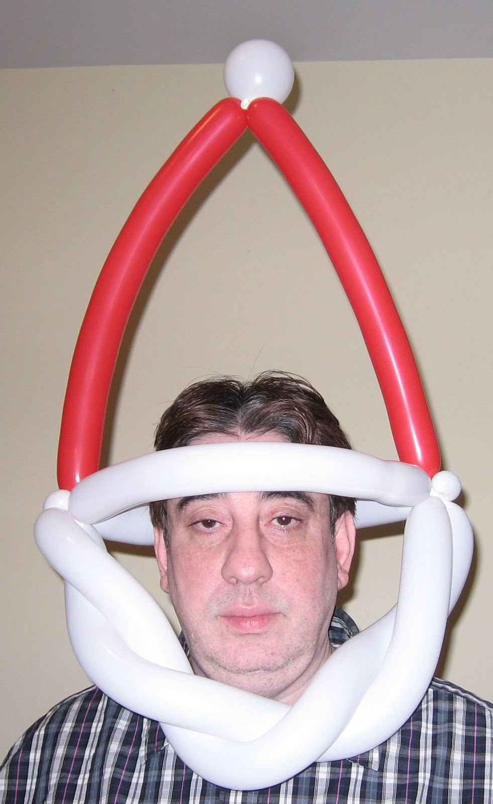 Children's entertainment: Cool balloon hats