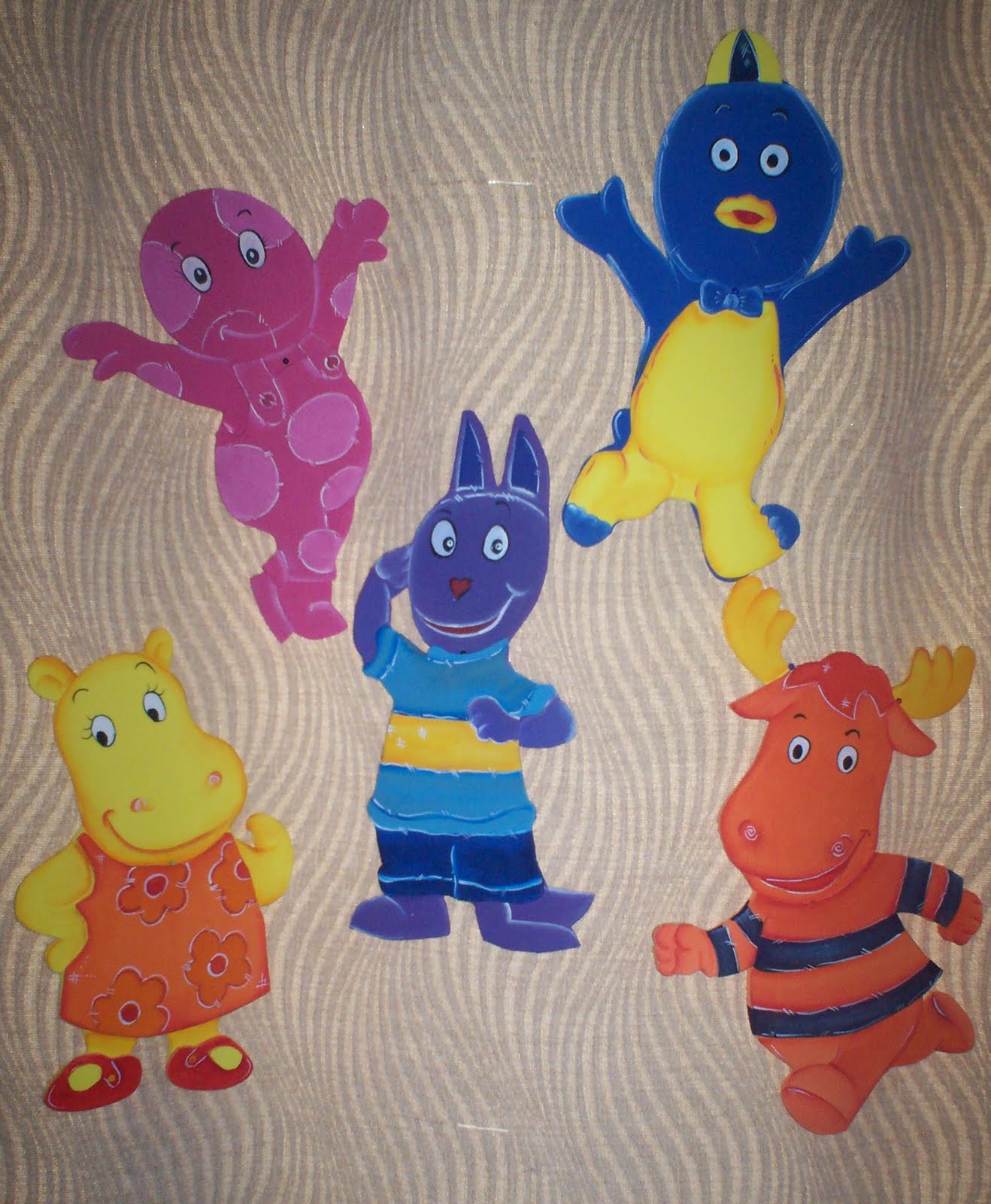 LOS COLORES DE SOLE: Backyardigans para ambientación...