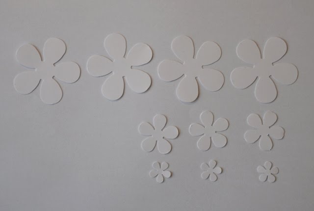 Whiff of Joy - Tutorials & Inspiration: Punched flowers with Distress Ink