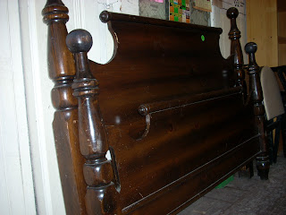 Uhuru Furniture & Collectibles: Colonial Style - Dark Pine Full Bed ...