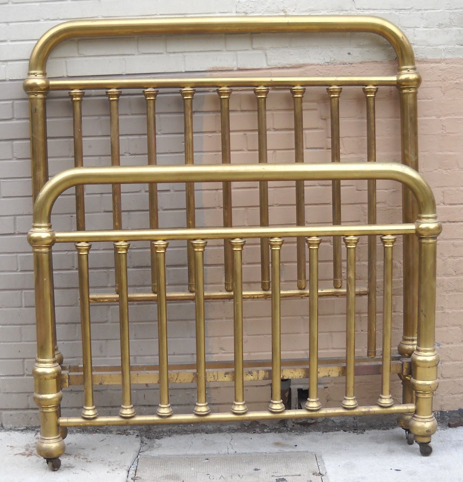 Uhuru Furniture And Collectibles Lisas Pick Antique Brass Bedframe Full Size Sold