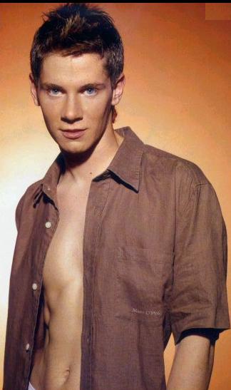 WE HAVE MOVED TO SEXY-MALE-CELEBS.BLOGSPOT.COM: KARL DAVIES