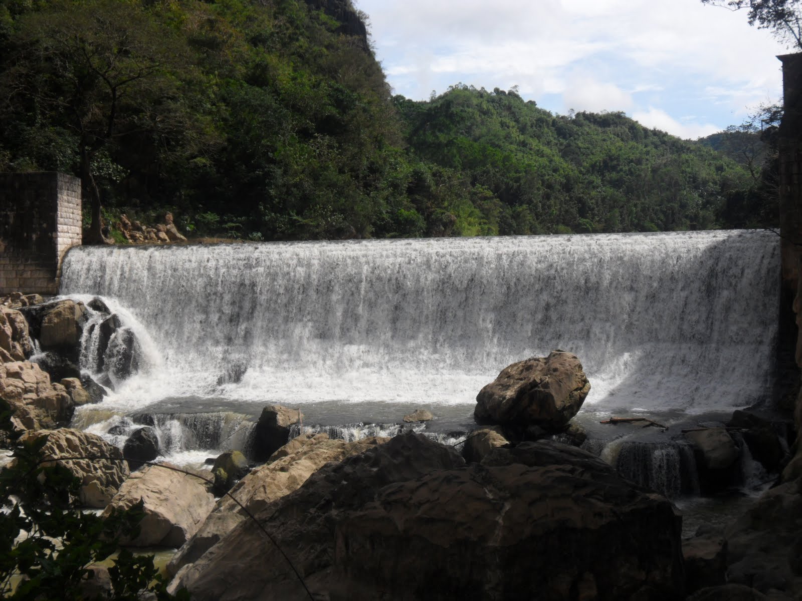 Raul-kun Fansubs: Wawa Dam : Montalban, Rizal