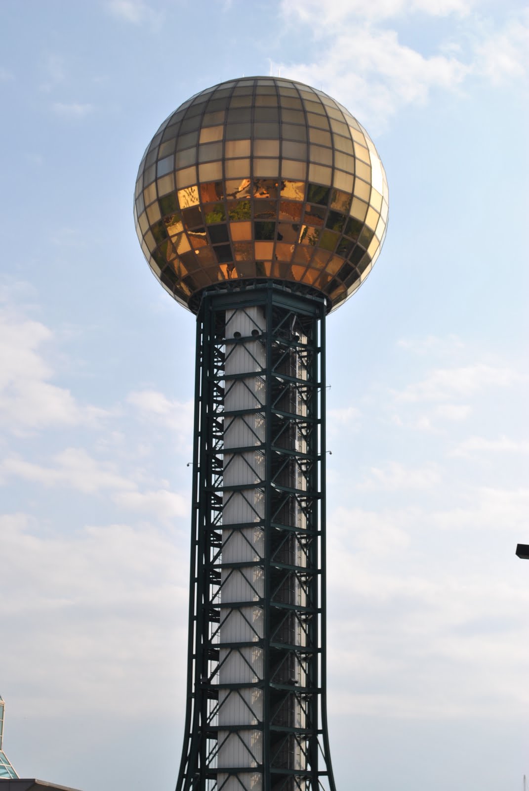 The Further Adventures of the boyinthepit: The Sunsphere