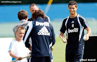 Real Madrid Zone: Raul and Cristiano Ronaldo play Hurling (Photo Gallery)