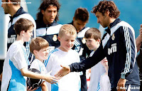 Real Madrid Zone: Raul and Cristiano Ronaldo play Hurling (Photo Gallery)