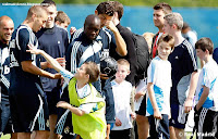 Real Madrid Zone: Raul and Cristiano Ronaldo play Hurling (Photo Gallery)