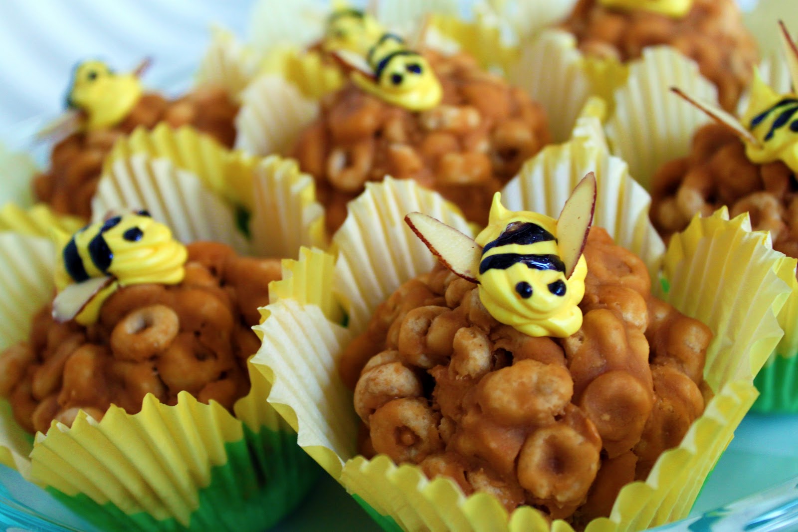Clutzy Cooking: Peanut Butterscotch Cheerio Clusters