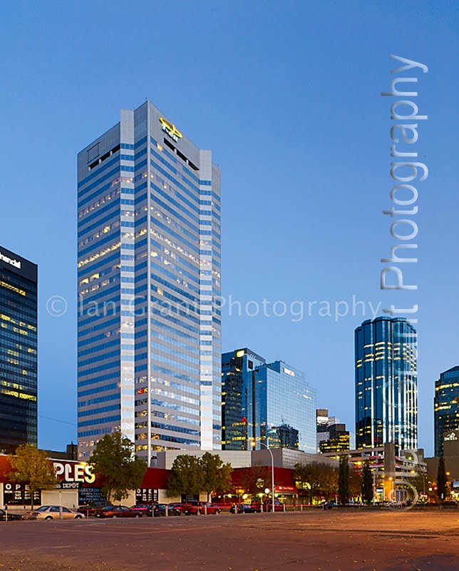 Ian Grant Photography | Blog: Edmonton's Bell Tower comes to life at dusk