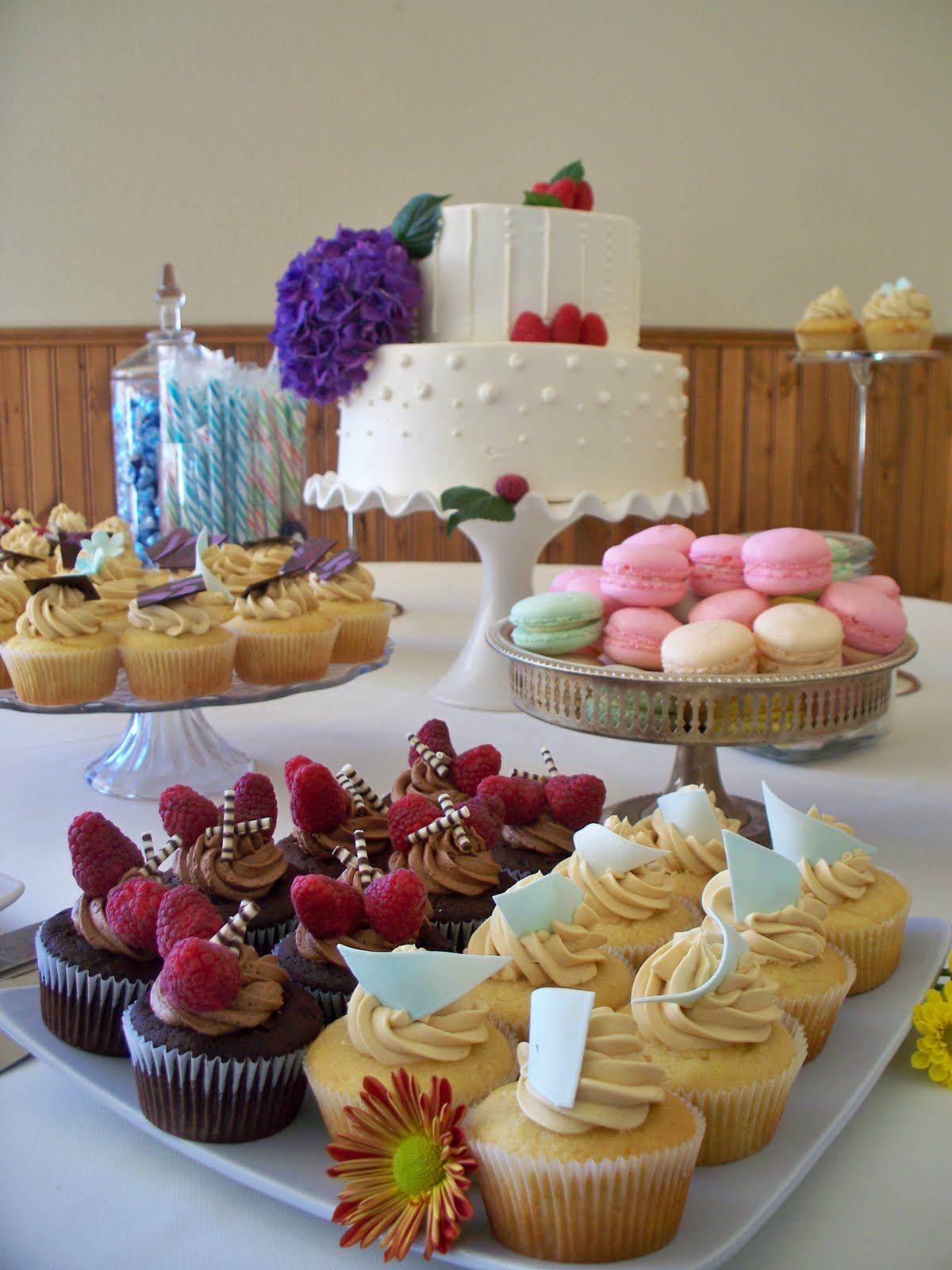 Teacup, Fine baked goods and confections: Playful cupcake and cake table