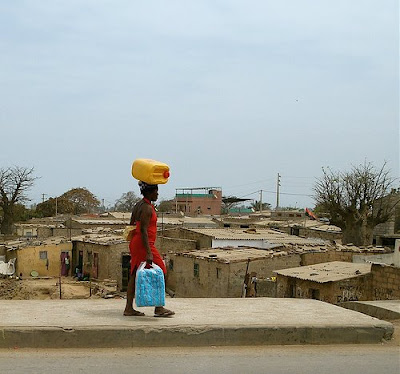 geocidade: Musseques e arranha-céus na capital de Angola