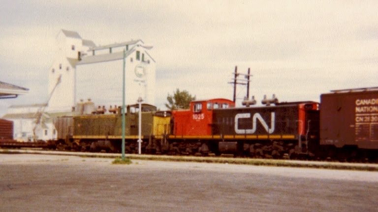 Trackside Treasure: Ten-Hundreds: CN's GMD-1's