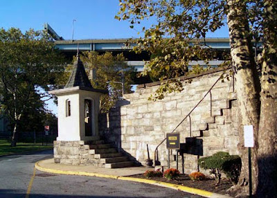 Travels with Auntie M: Fort Hamilton, NY - 19 OCT 2010