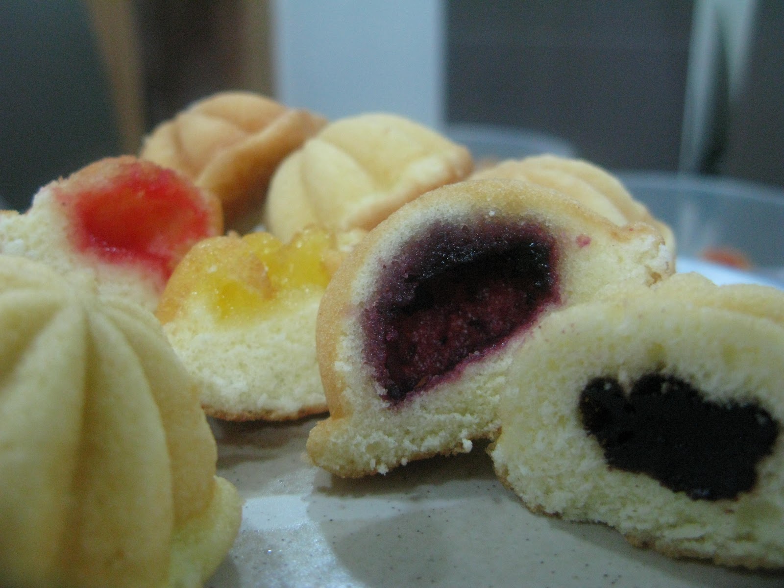 NAZRAH BAKERY: BAHULU INTI BERPERISA STRAWBERY, BLUEBERRY, COKLAT DAN NENAS