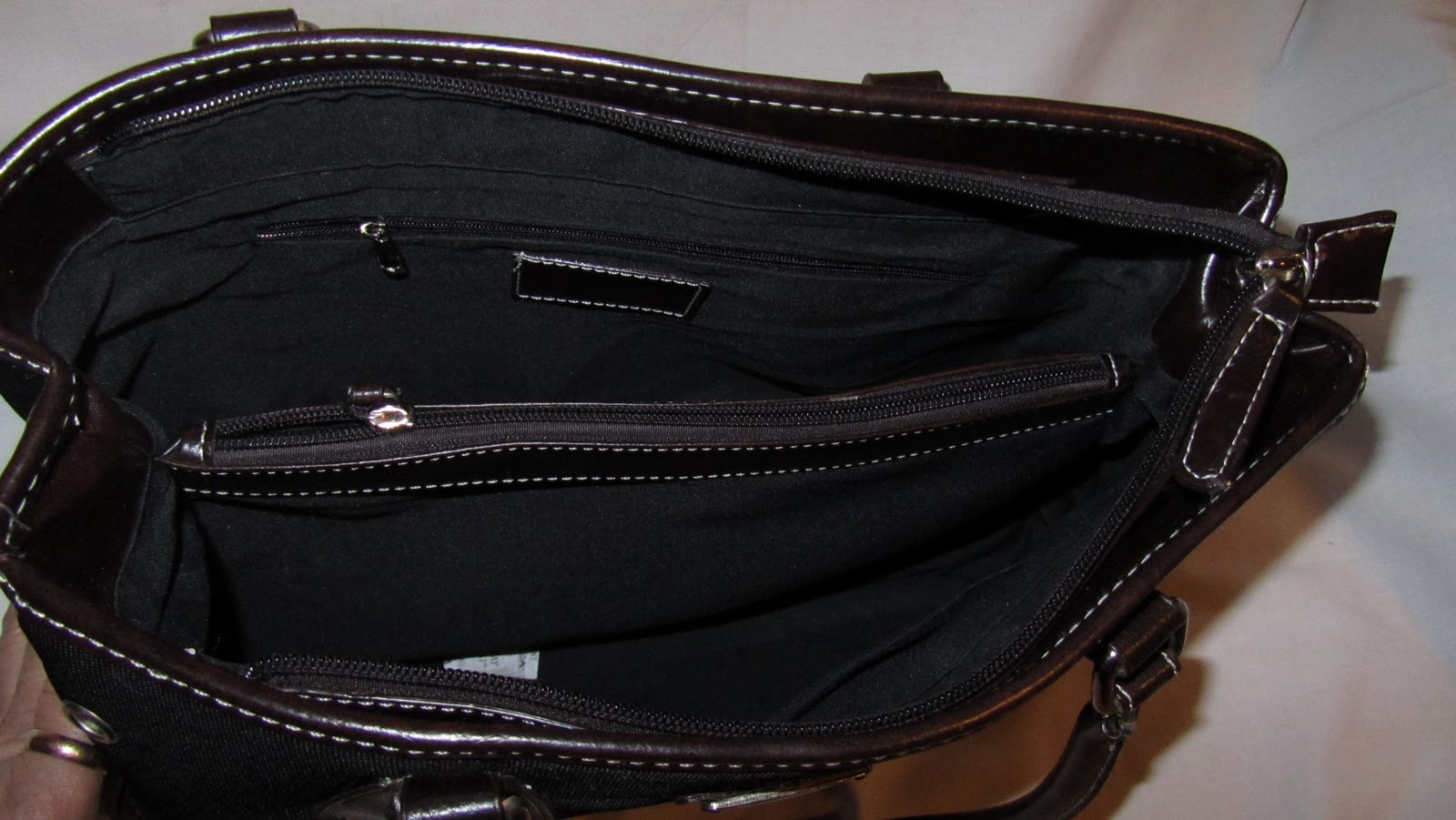 EcoFlowersBoutique: GEANTA PRADA REPLICA, NOUA