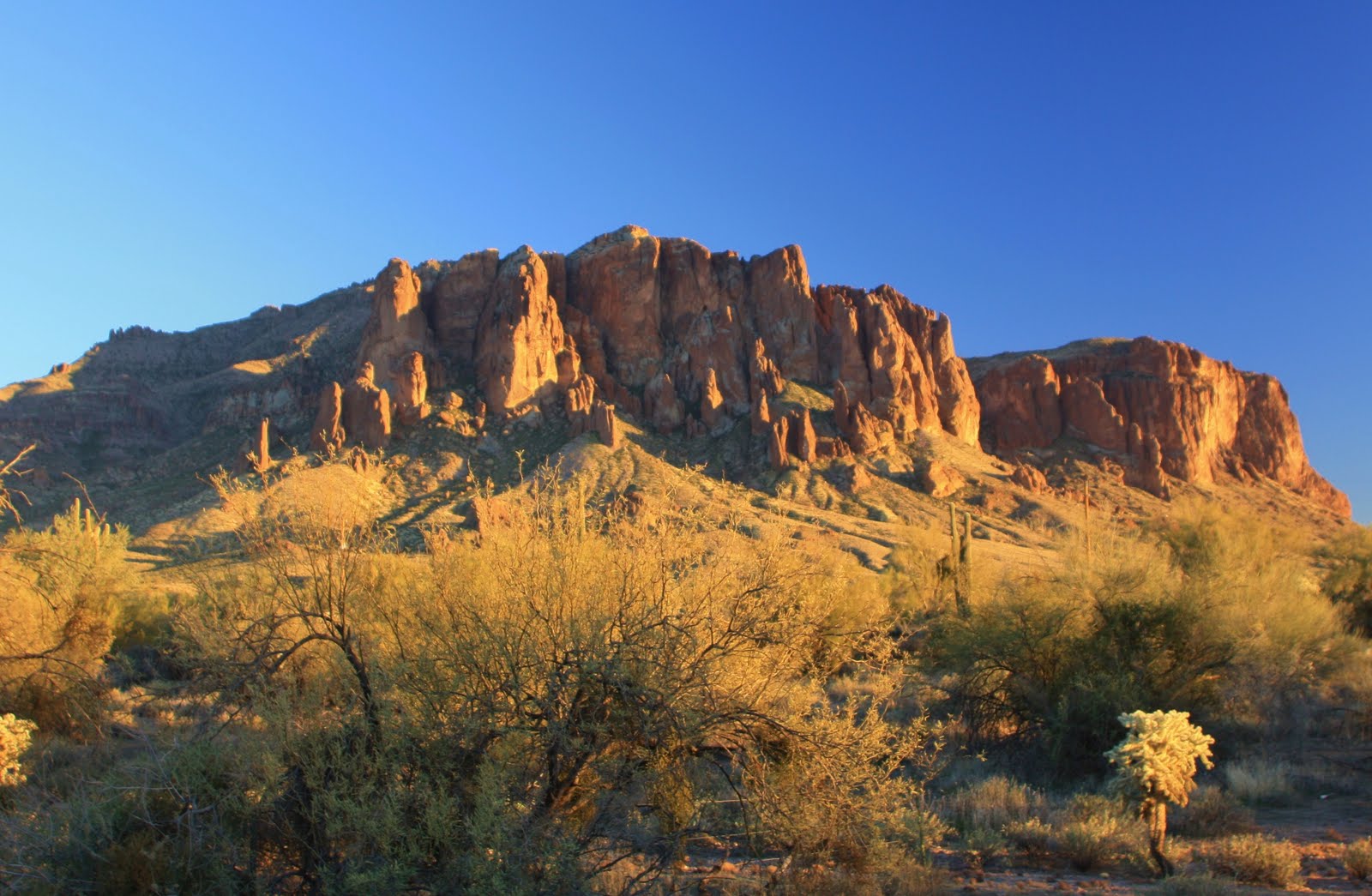 Francis Studios: The Amazing Apache Trail....