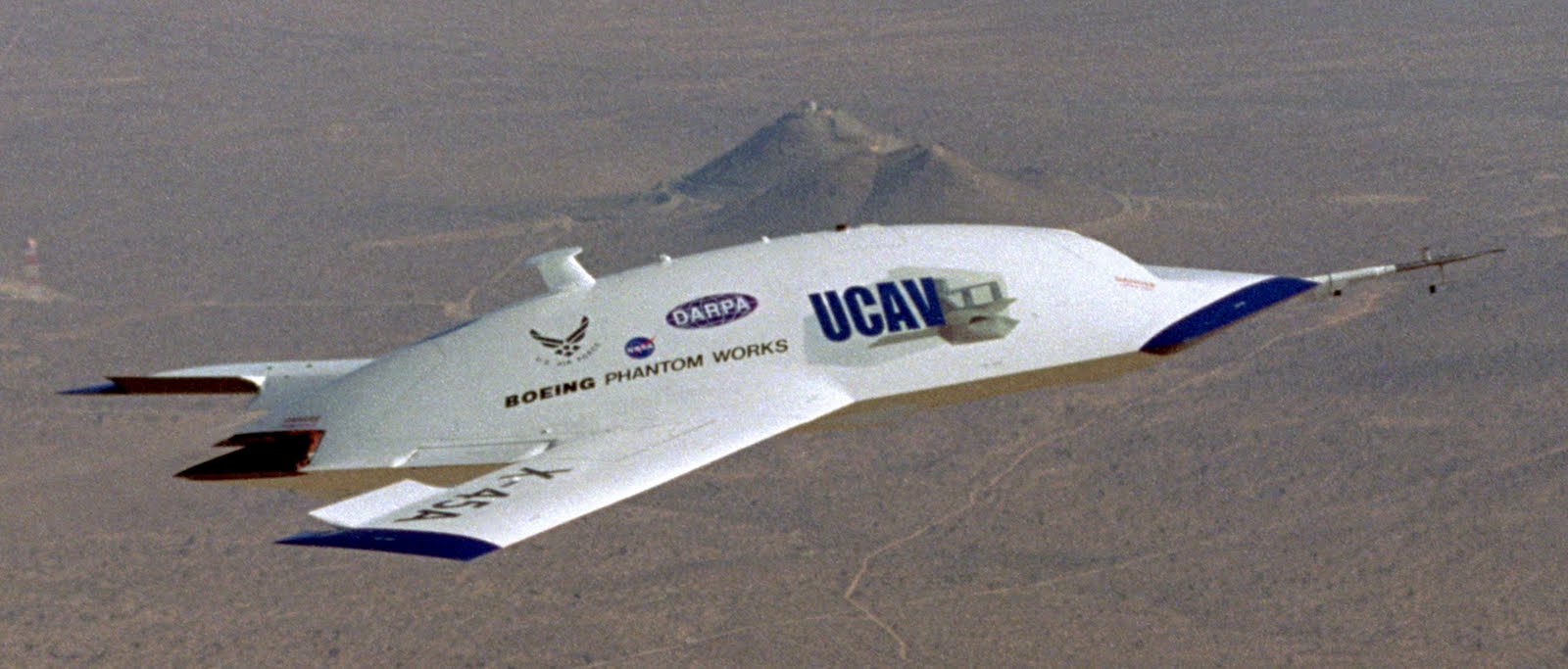 Desarrollo y Defensa: Boeing presento el nuevo UCAV