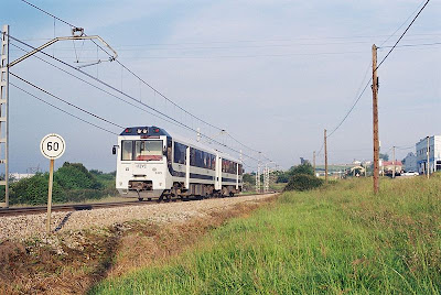 Desarrollo y Defensa: Coche motor FEVE Serie 2400