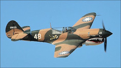 Desarrollo y Defensa: Recordando al caza Curtiss P-40