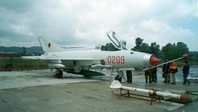 Desarrollo y Defensa: Aun vigente: Chengdu J-7