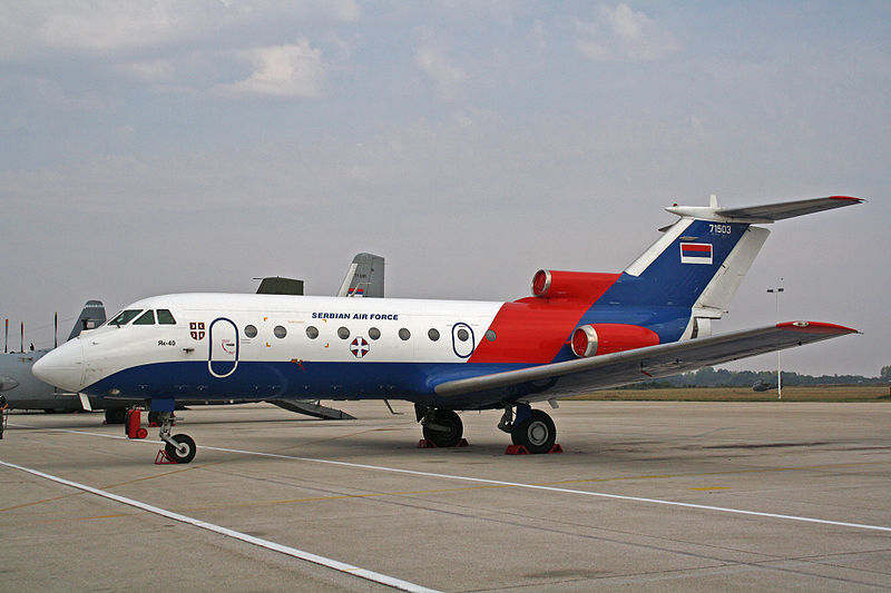Desarrollo y Defensa: Recordando el Yak - 40