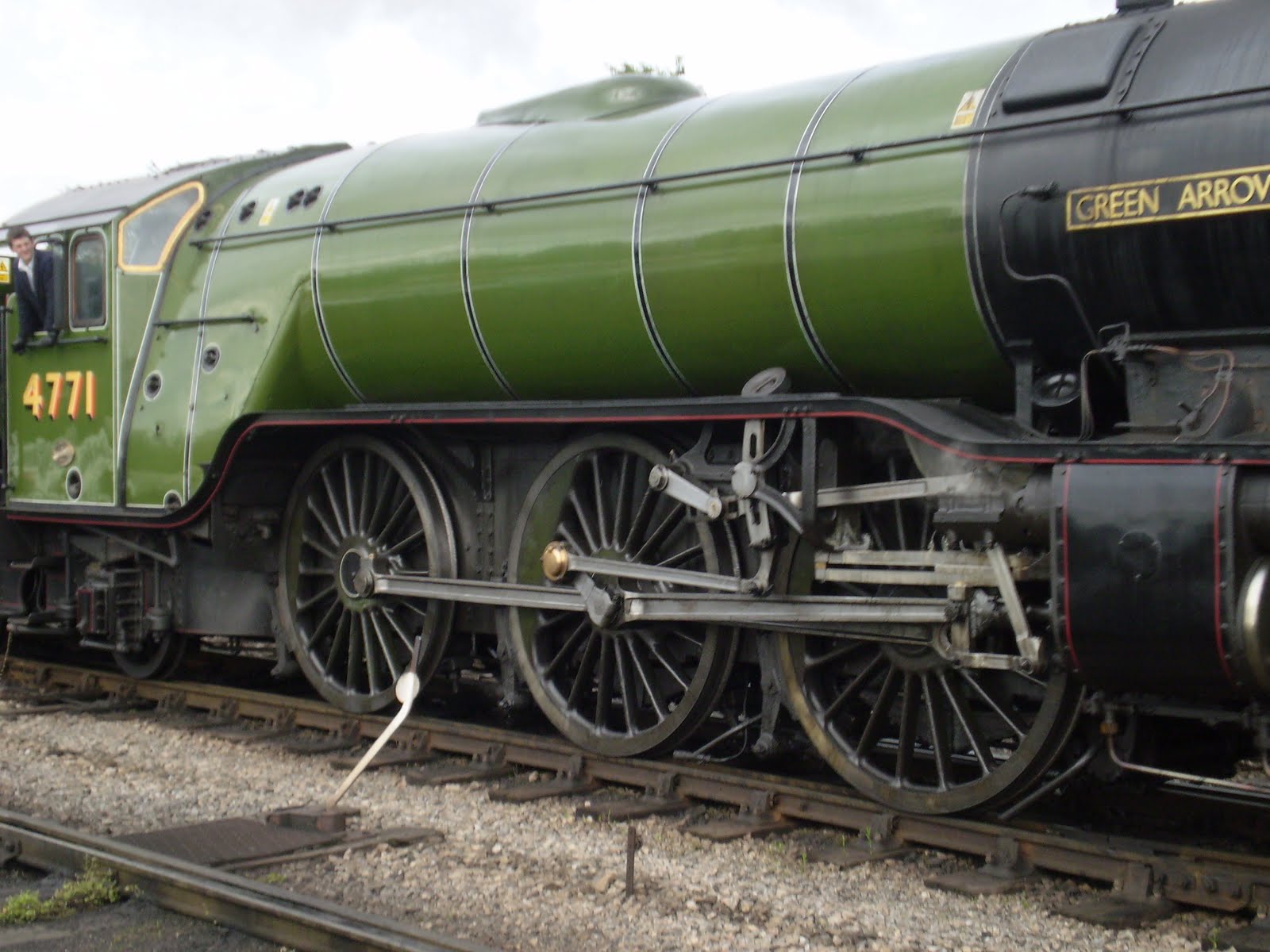 RoadnRail: Green Arrow