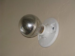 Keyless light fixtures