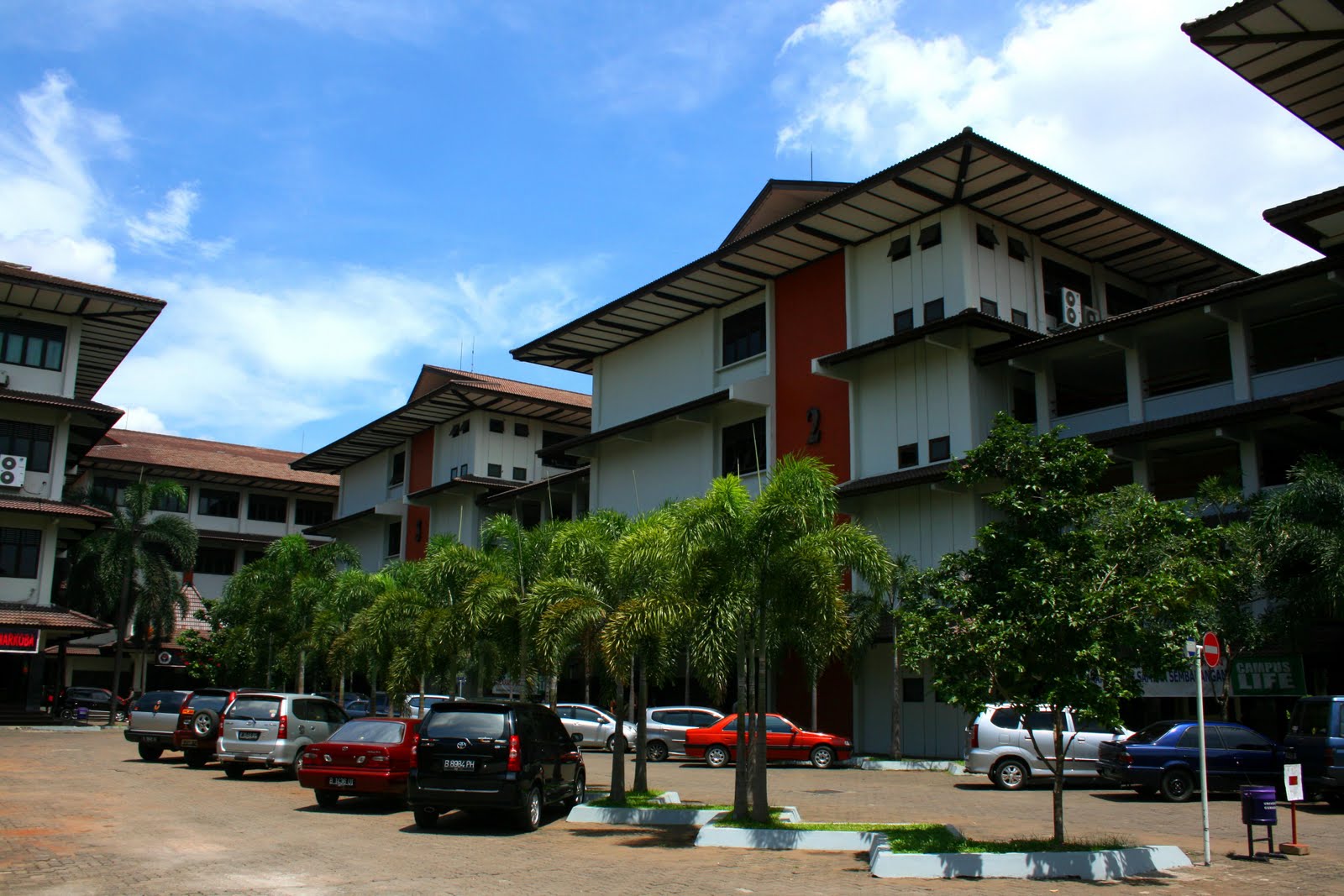 Zakiah's: Kampus E Gunadarma