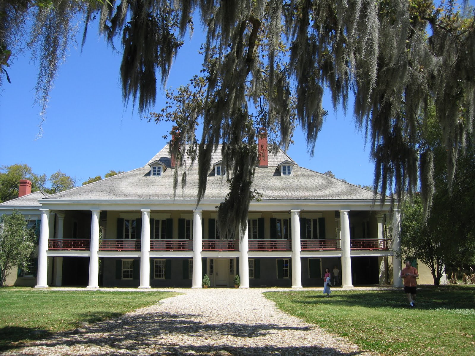 Cathi and Don on the road: Destrehan Plantation, Hot day