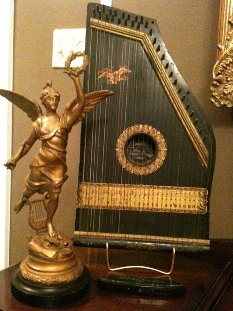Stalking the Belle Époque: Object of the Day: An Antique Fretless Zither