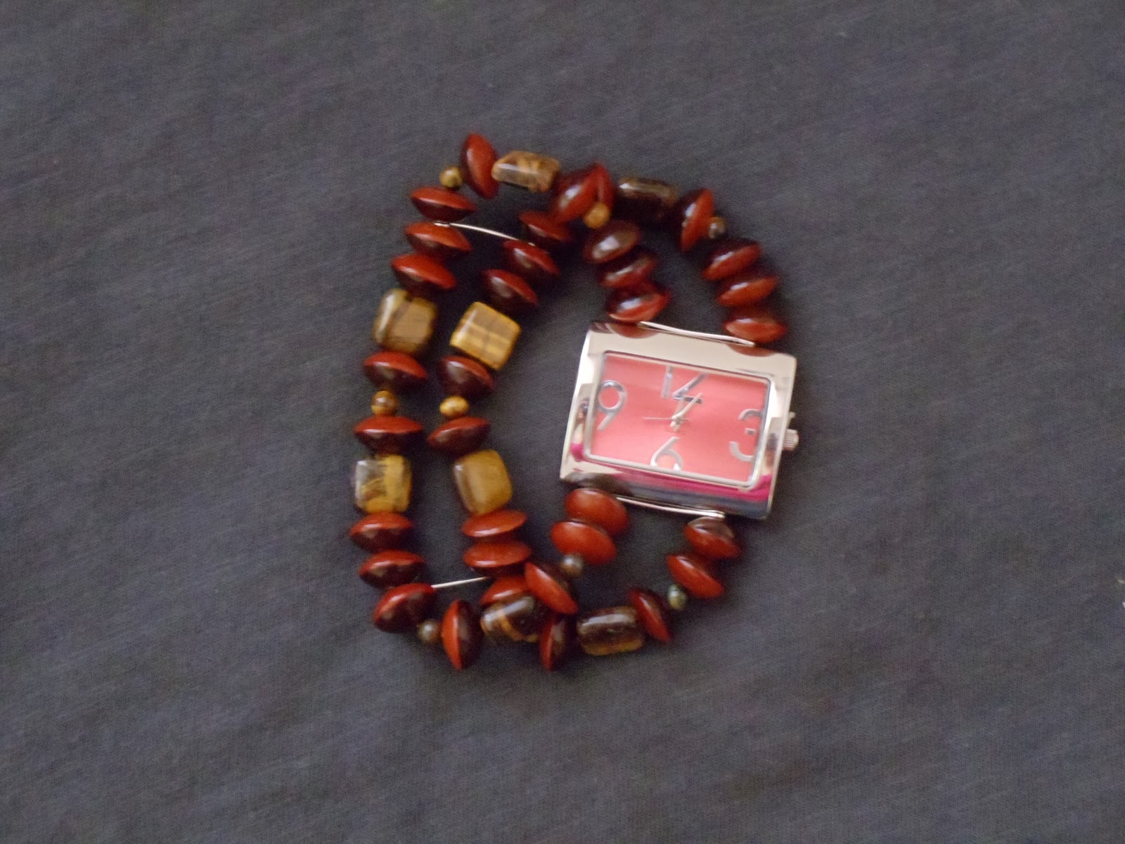 Blue Moon Inspirations: Reloj Anarajado