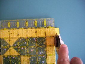 Quilter's fun: How to Attach a Square End Binding