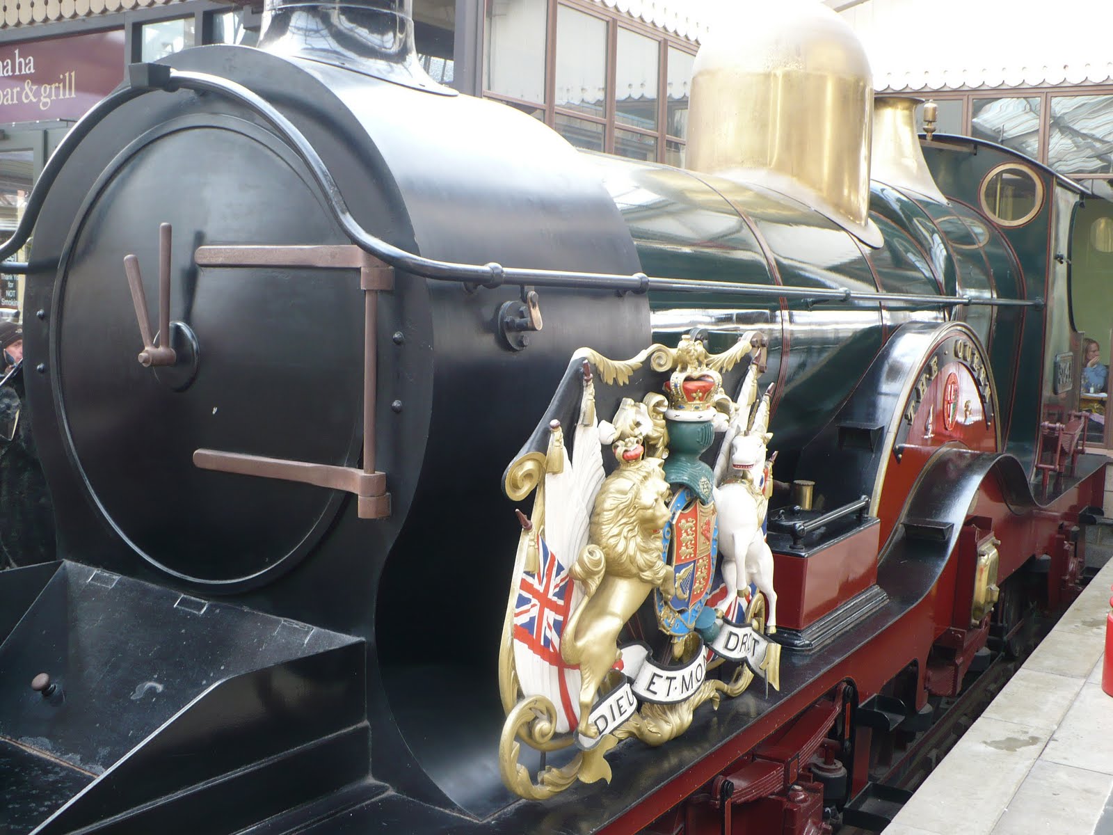 My Blog: QUEEN VICTORIA TRAIN WINDSOR