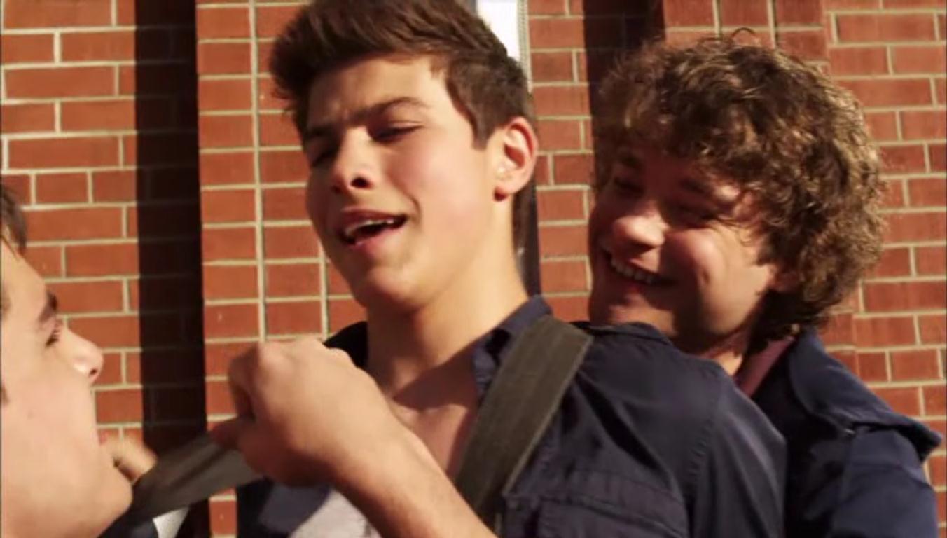 Bound Guys On TV: Drew Torres - Gegrassi High S10 E6