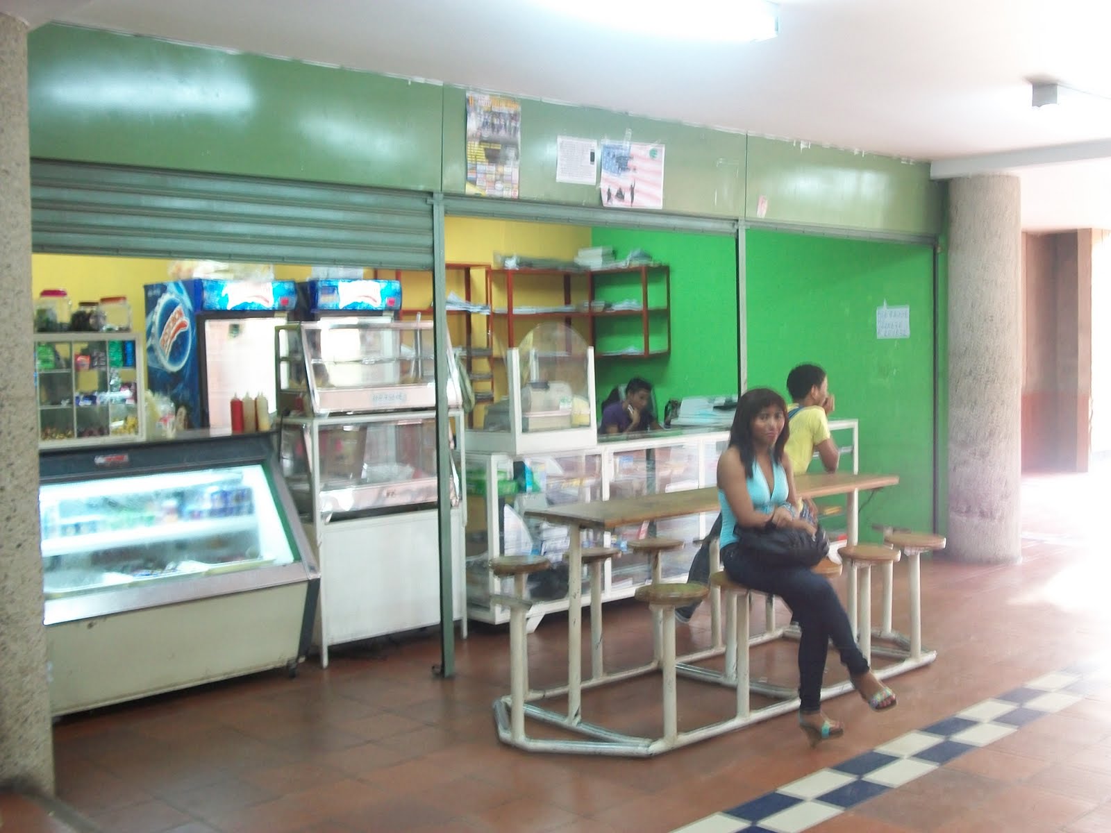 estructura interna de la upc: cafetería (campus universitario)