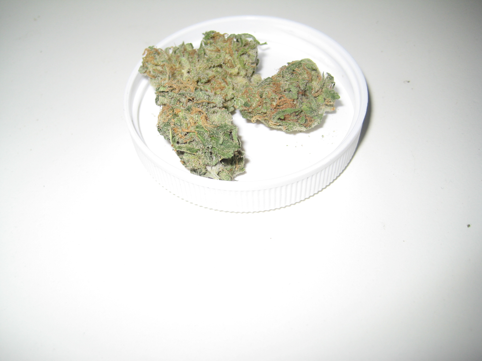 GanjeChron420's Hot Box: Platinum Blue Dream strain review